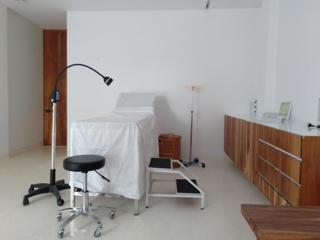 Suntik Vaksin Kanker Serviks di Klinik Angsa Merah — Travel Diary of ...
