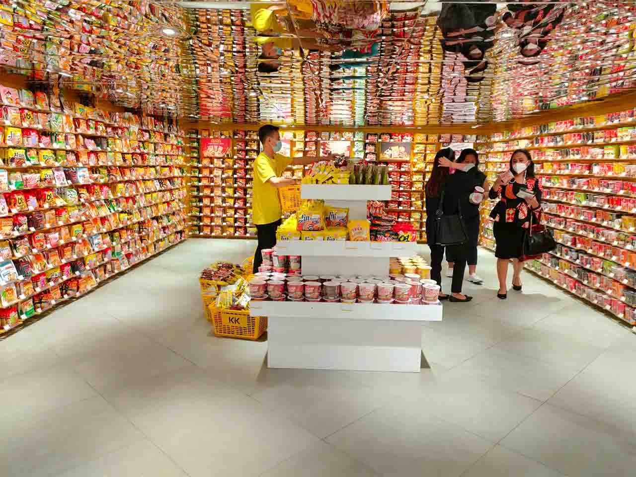 Toko KKV : Gudangnya Mi Instan — Diary of Lenny Lim