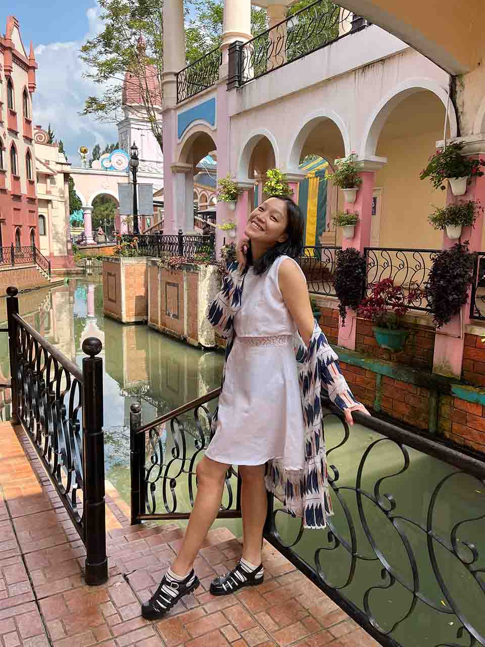 Naik Gondola di Little Venice Bogor — Diary of Lenny Lim